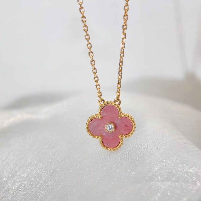 Van Cleef & Arpels Vintage Alhambra Ring | Top Brand 18K Gold Jewelry ...